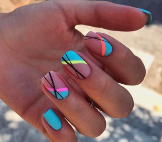 30 Идеи за Красив Летен Маникюр - NailsBG